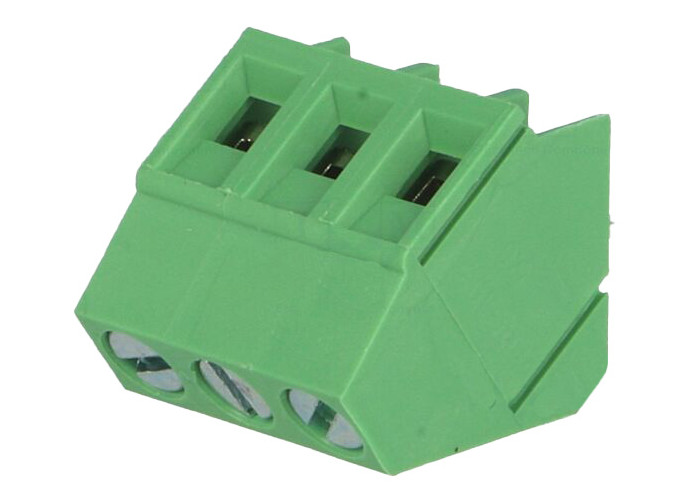 Ruuviterminaali piirilevylle, kolme liitäntää, 45° kulma, 5mm rasteri