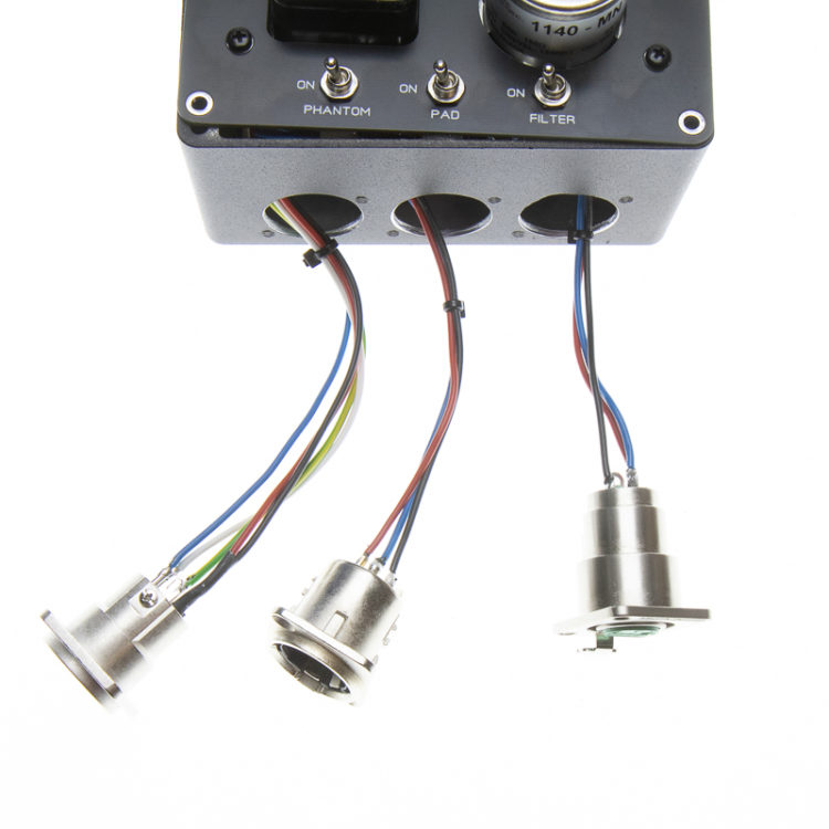 UralTone REDD.47 stand-alone portable all tube mic pre rakennussarjan ...