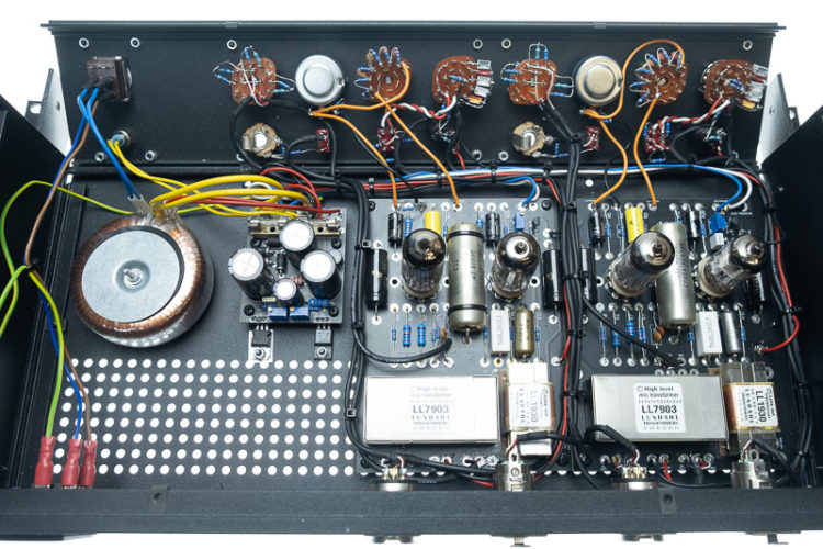 UralTone REDD.47 rack mic pre rakennussarjan lisäohje - UralTone info